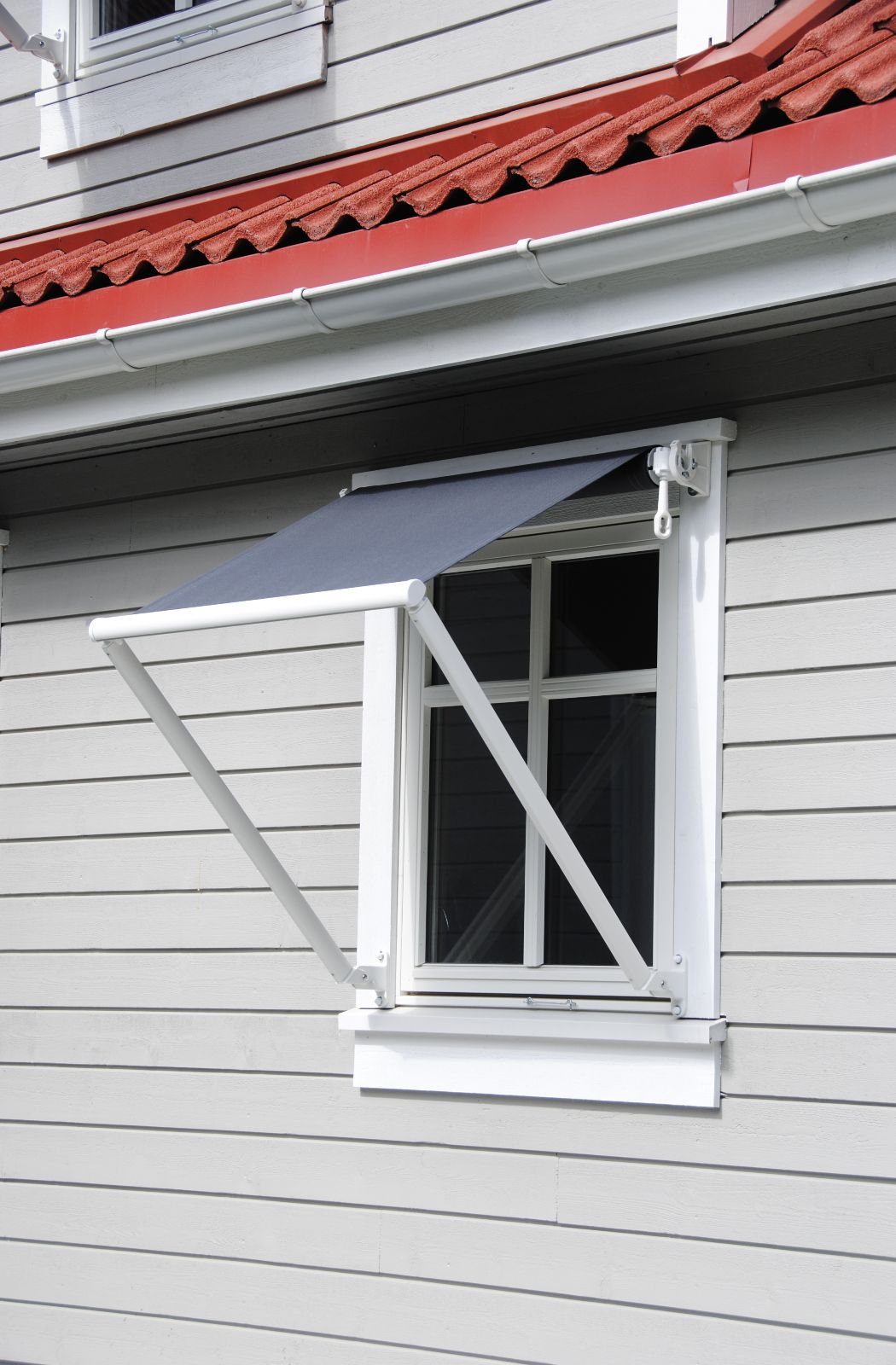 Vindusmarkise | Solskjerming AS